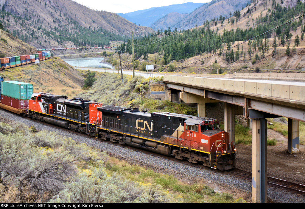 CN 2716 EB CP Thompson Sub